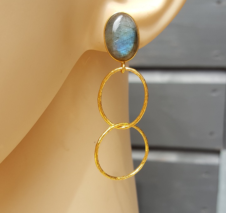 Vergulde oorbellen met Labradoriet en gouden ringen | Goud Vergulde ...