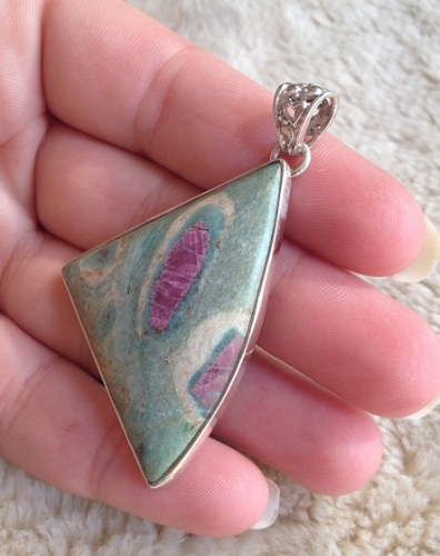 Zilveren hanger met Robijn in Fuchsiet | Zilveren Edelsteen Hangers