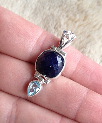 Zilveren edelsteen hanger Saffier en blauw Topaas | Zilveren Edelsteen ...